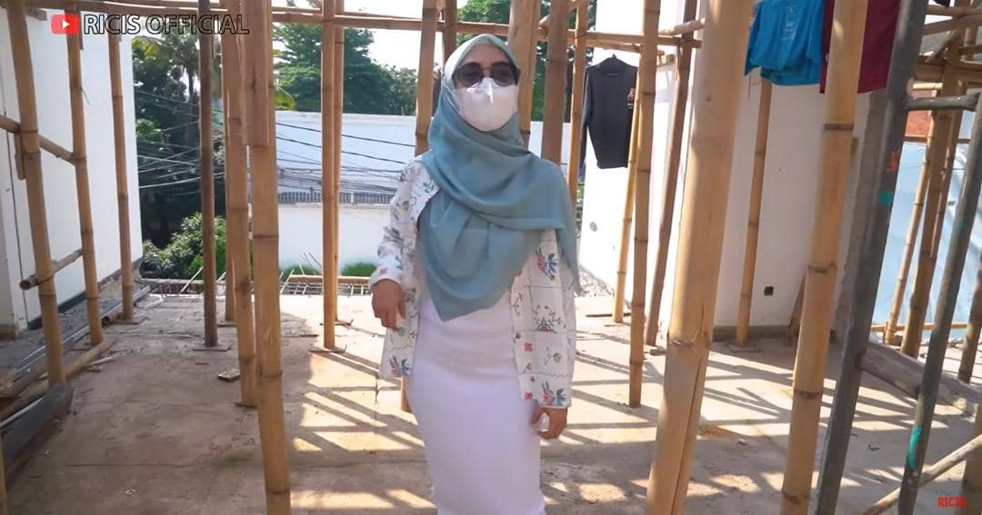 7 Potret Progres Rumah Baru Ria Ricis di Cilandak | Popmama.com